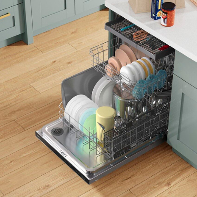 Whirlpool 24 in. Top Control Built-In Tall Tub Dishwasher in ...